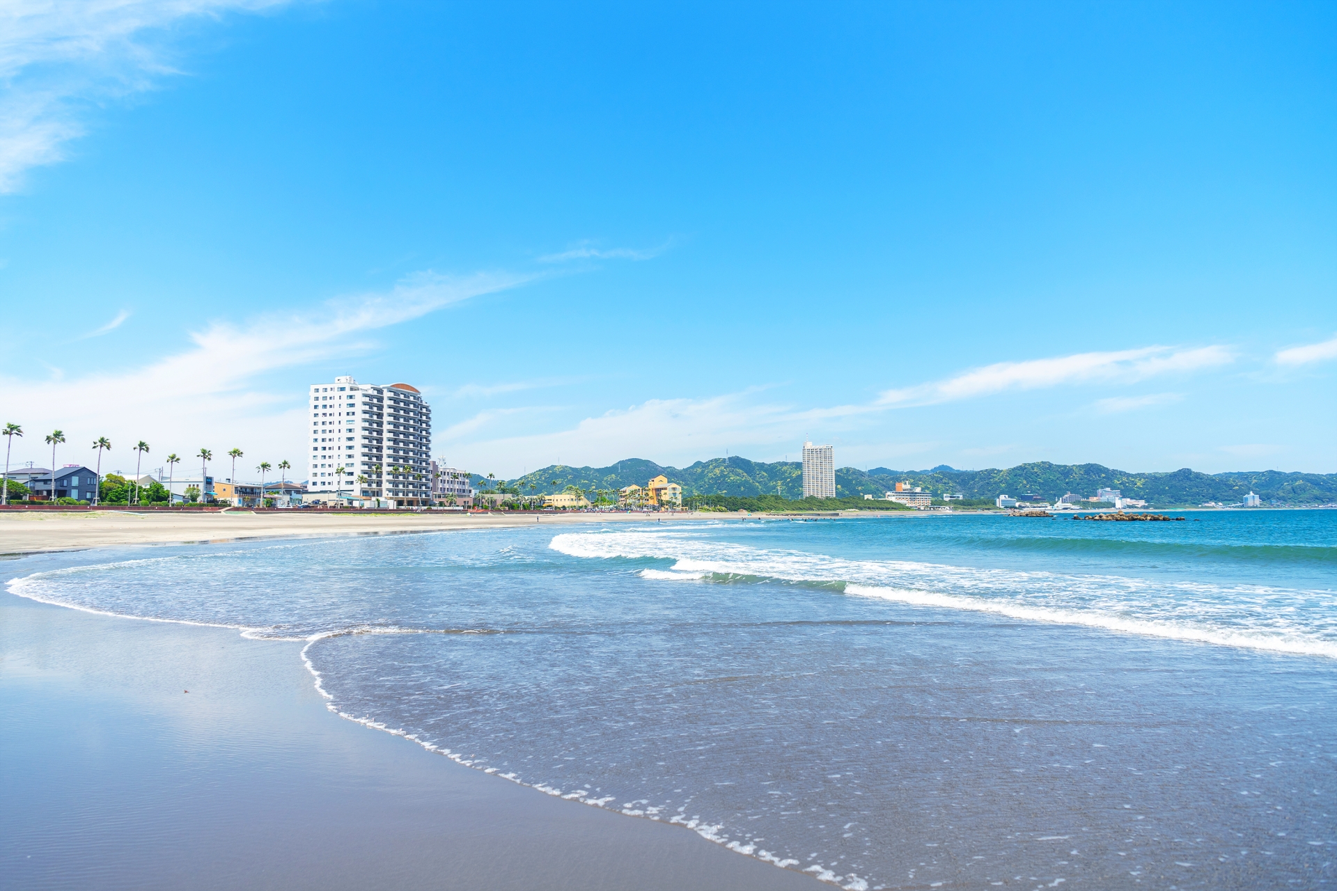 【千葉県】海のリゾート・鴨川市へ移住！テーマパークに海水浴・サーフィン・温泉も！東京都心から約90分の利便性も魅力｜移住スタイル ...